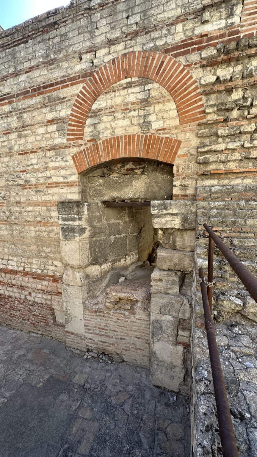 What To Do In Arles France: 16 Best Sights To See In 2025