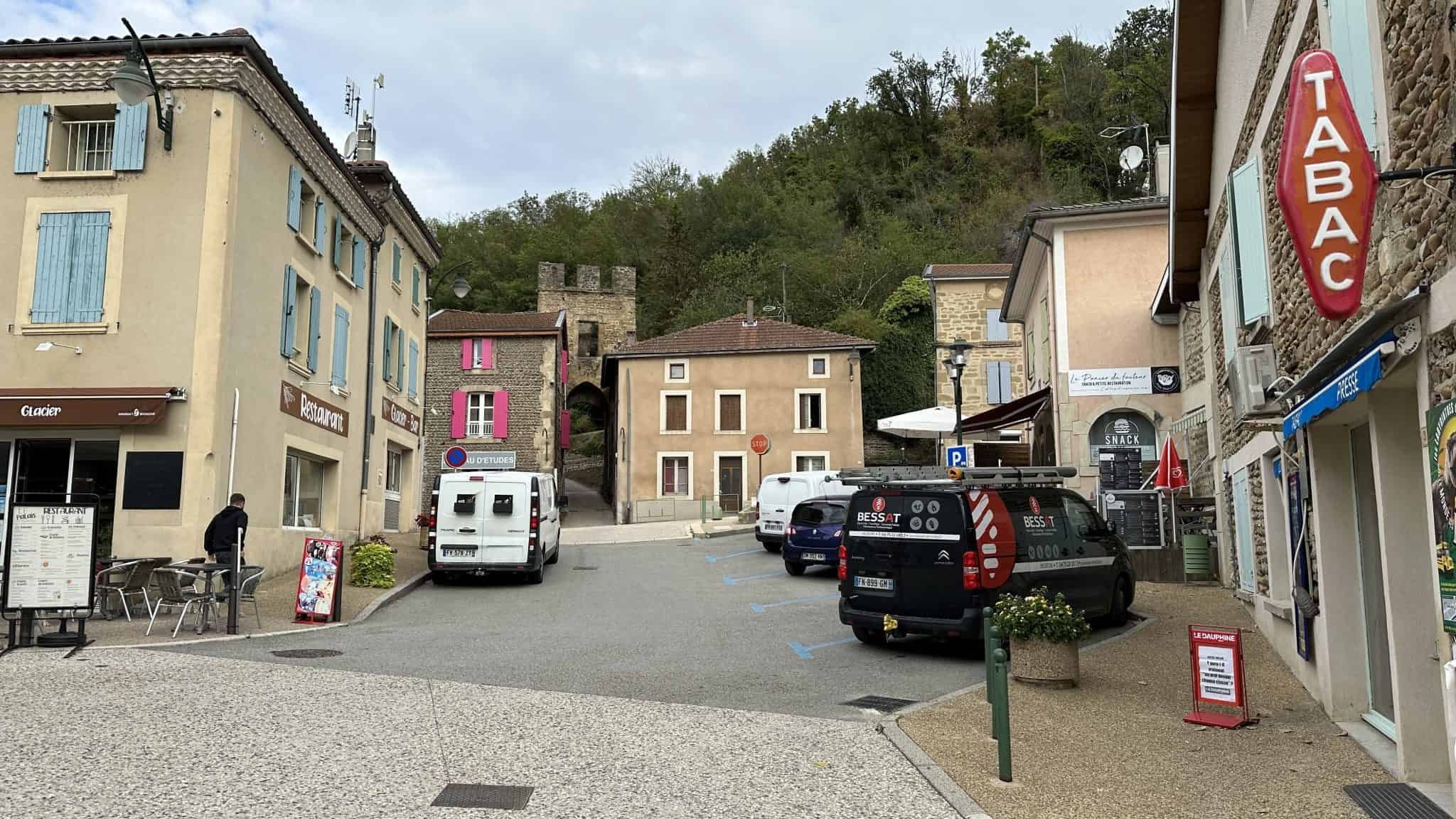 Cheval Palace: A Full Guide To This Magical Monument