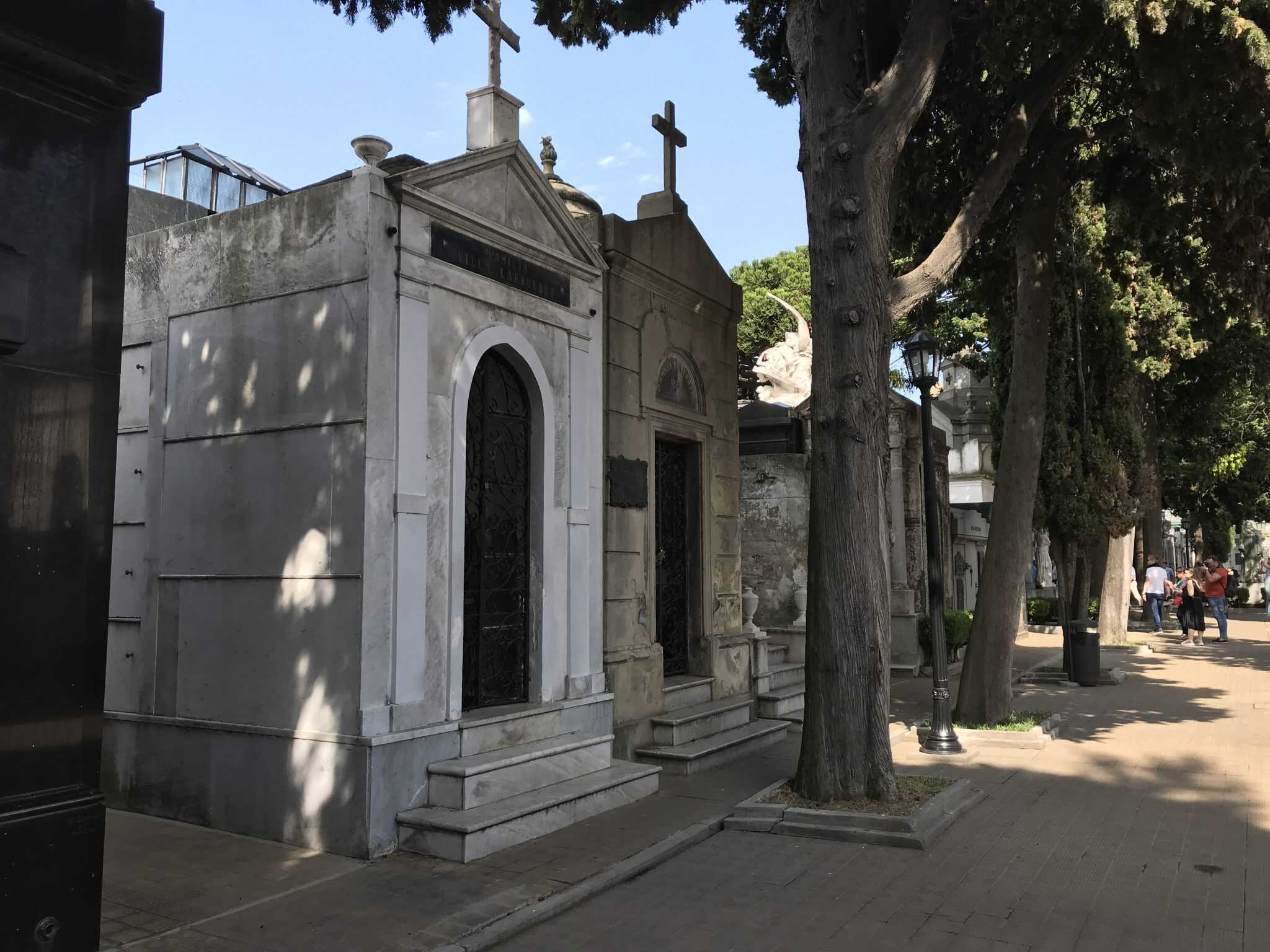 La Recoleta Cemetery Tour In Buenos Aires - An Unexpected Architectural ...