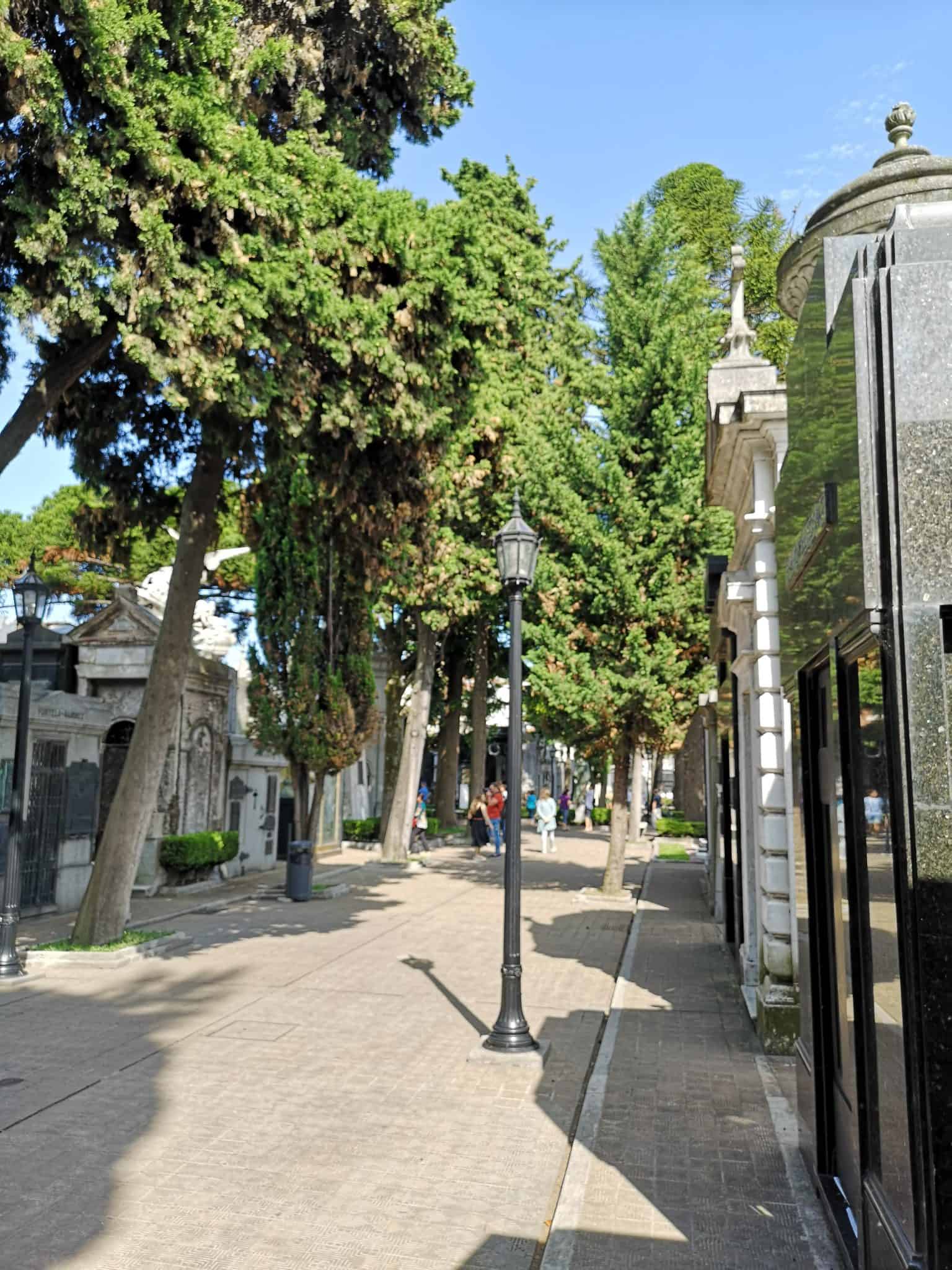 La Recoleta Cemetery Tour In Buenos Aires - An Unexpected Architectural ...