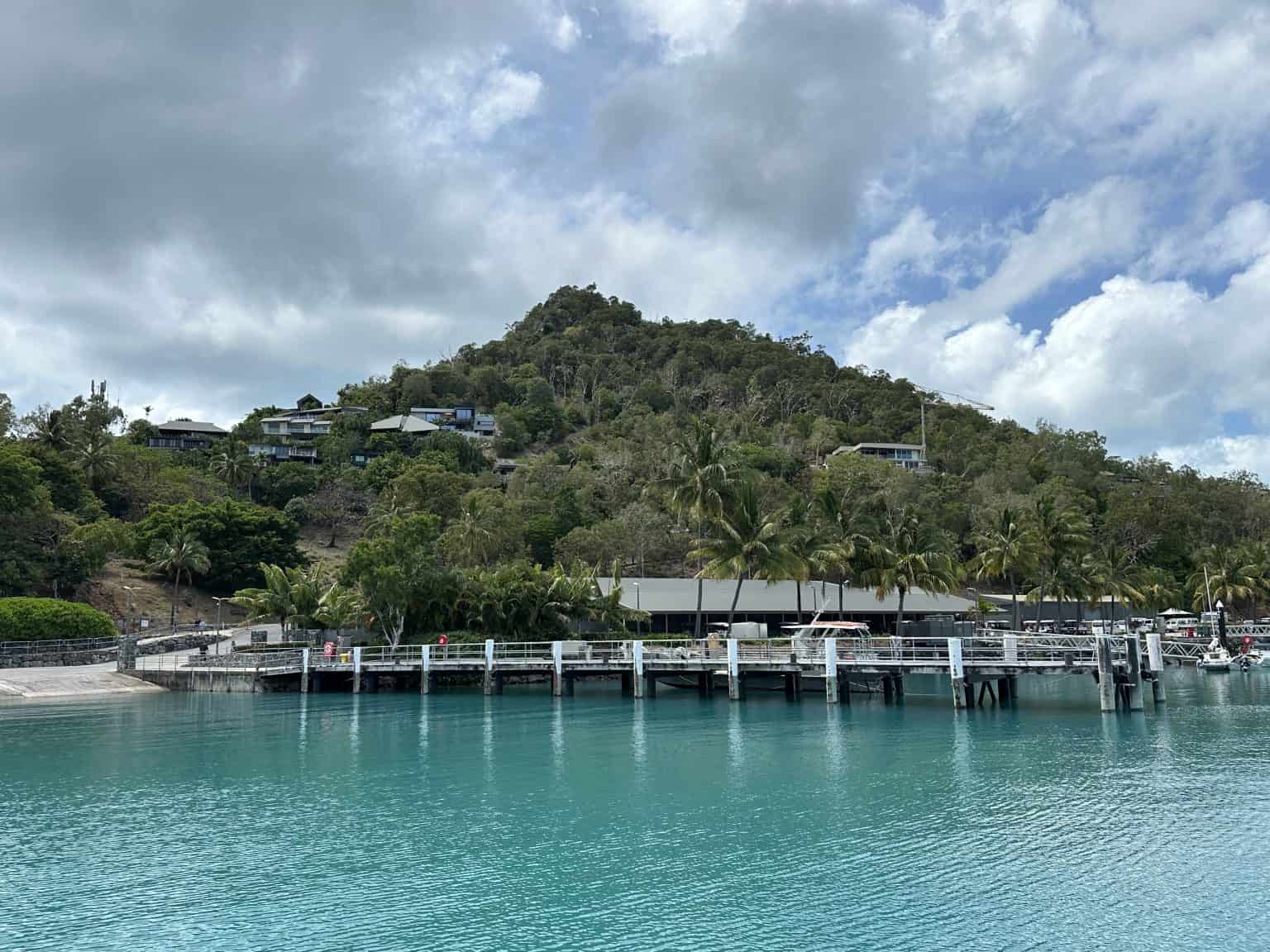 Travel Guide For Hamilton Island: Explore Whitsundays And Great Barrier ...